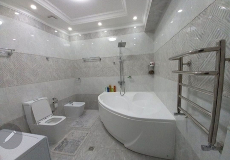 Срочно . Новостройка Юнусабад4. 100м2