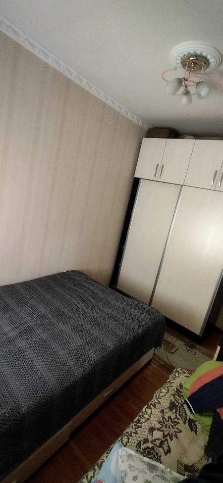 Юнусабад-18  3/1/4 кирпич 77 серия, отдельный вход со двора=