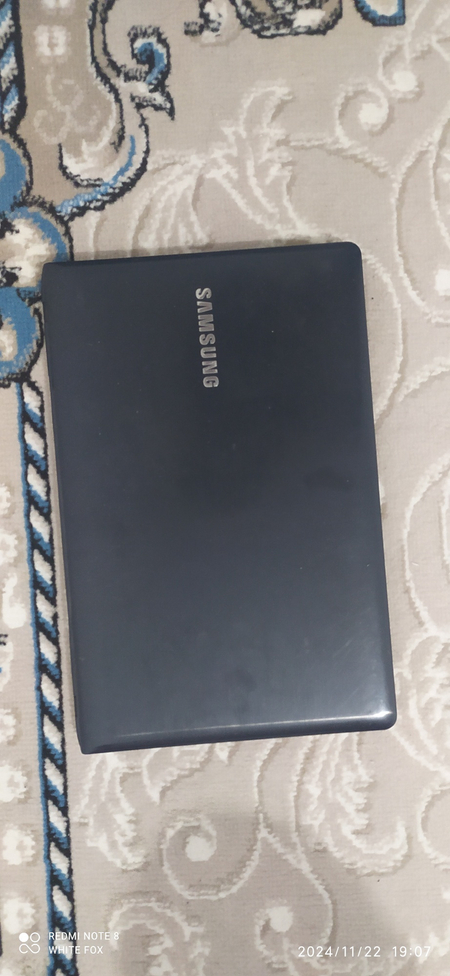 Noutbuk Samsung sotaman