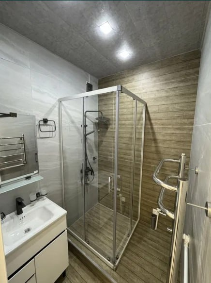 Uy sotaman Chilonzor7 2xona 4-etaj evro balkon 1.5*3 maydon 45 Machit