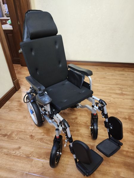 Продается новая коляска с электроприводом HG-W680