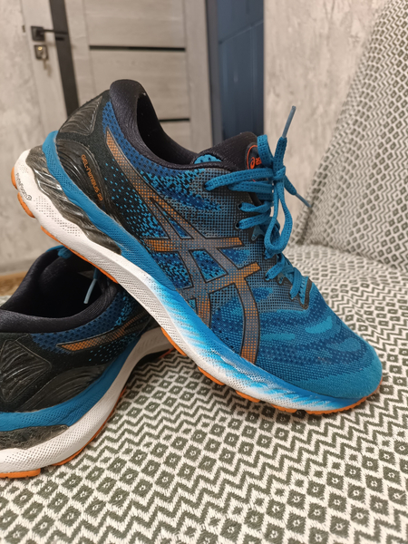 Оригинальные кроссовки ASICS
