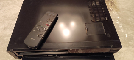 Toshiba video cassette recorder