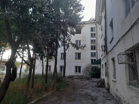 Здание 4 этажа,43 соток, 4000 м2,северный алмазар,