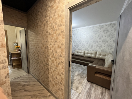 Продам квартиру ! 2 комн/1/5 у метро ( 47 квм) Авиасозлар