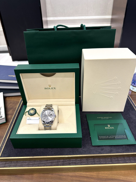NEW Rolex Datejust 41mm Steel 126300