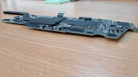 Рабочая мат. плата от MacBook Pro 13