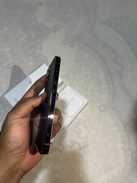 IPhone 12pro yangi