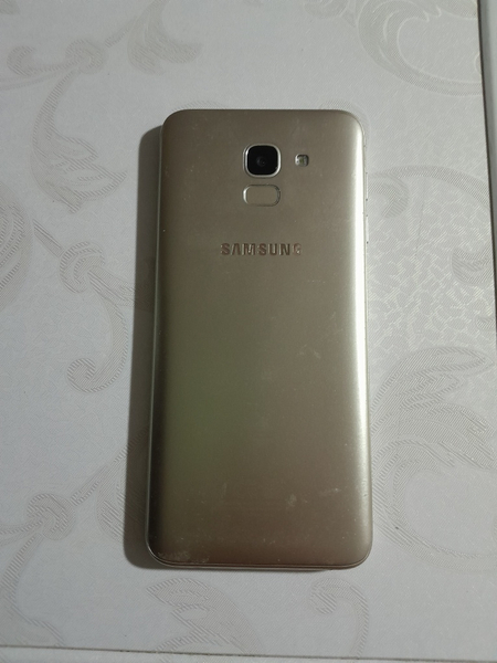 Samsung J6 holati yaxshi hotirasi 32 Gb
