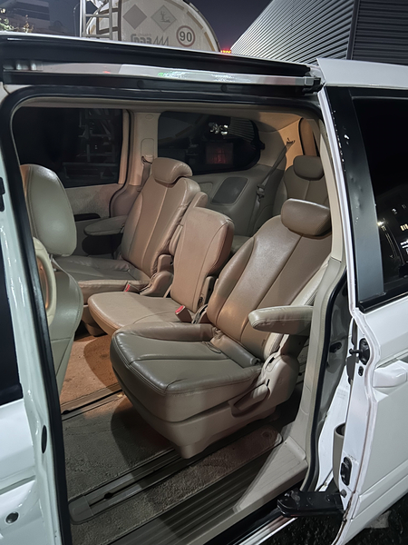 kia     carnival
