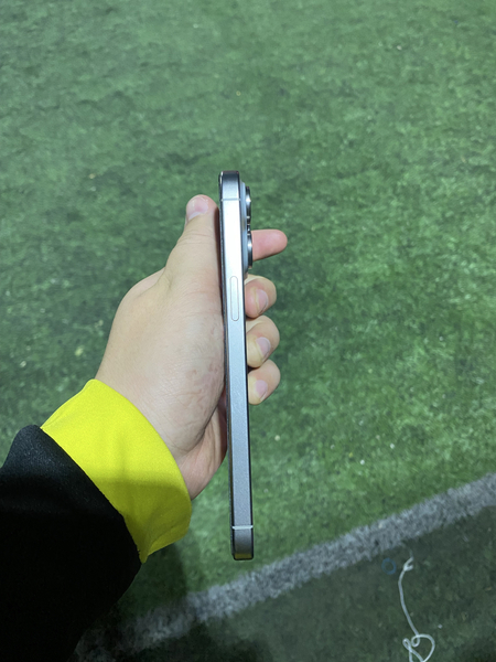 Iphone 15 Pro max sotiladi
