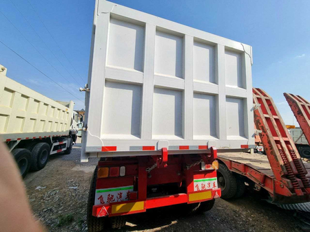 Самосвальный полуприцеп  60 тонна LUCHI