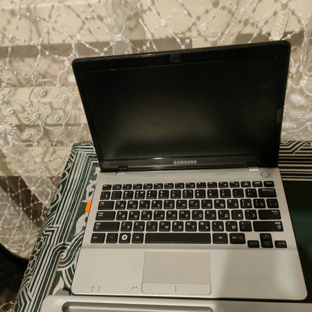 Noutbuk Samsung 305U