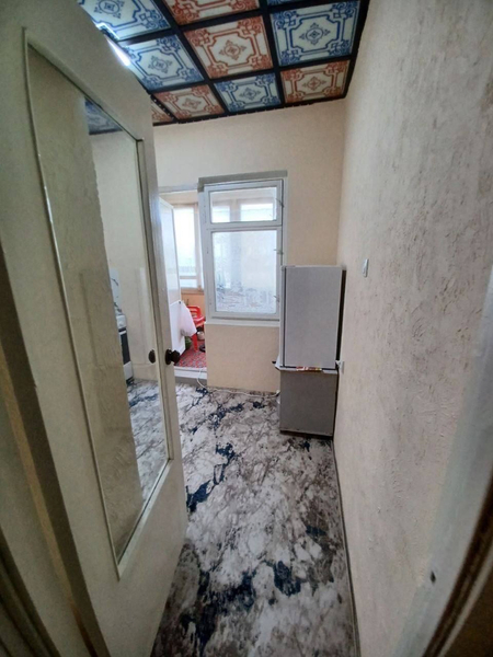Юнусабад 12.  2/4/4 срочно цена договорная