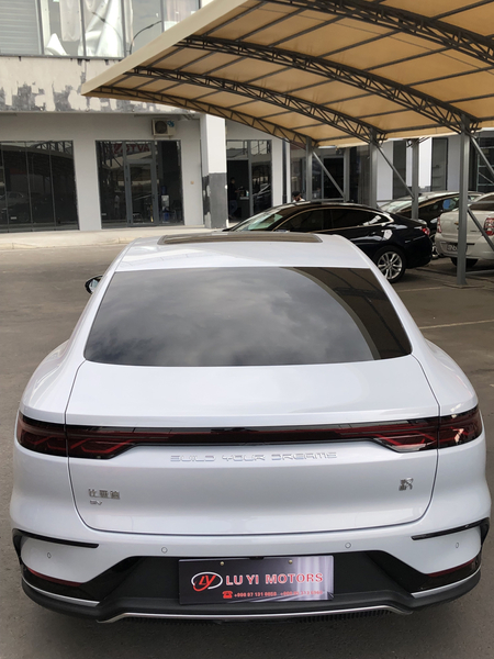 BYD HAN EV 5 2025 года