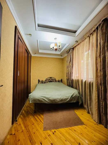 Центр. Алайский. Ц2.  1в2комнатная. С обстановкой