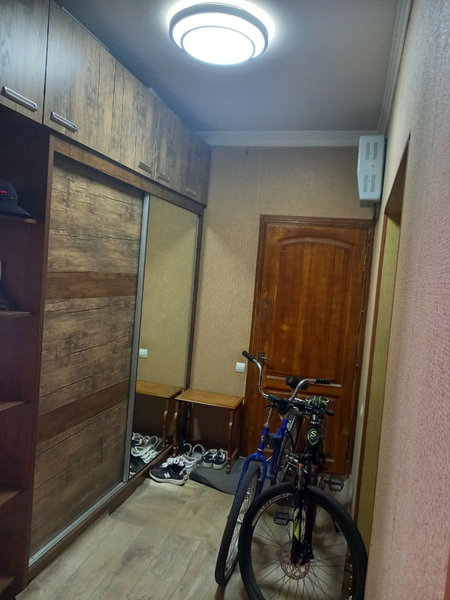 Продается 3-х квартира Авиосозлар 2 возле рынка Кадышева.