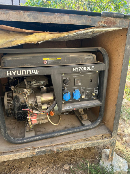 HYUNDAI HY7000LE движок генератор