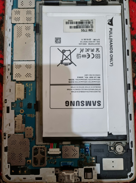 Samsung Tab S sm-t705 sotiladi zapchastga.