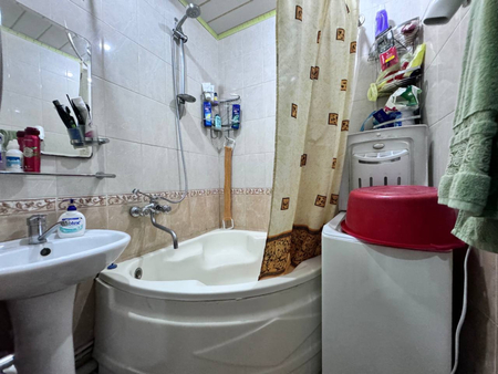 Срочно продам квартиру 2/5/9 Юнусабад 4 Шохсарой