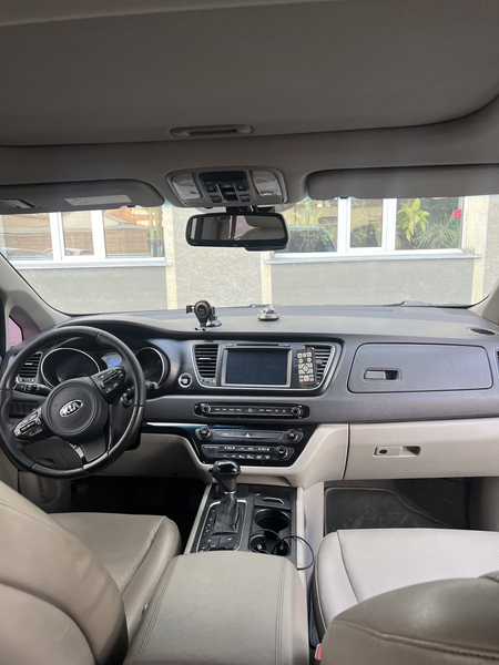 Kia Carnival Трансфер из/в Аэропорт. Поездки по Узбекстану и горы