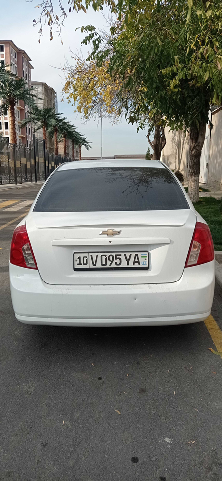 Lacetti sotiladi.