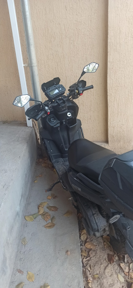 Skuter sotiladi binzinli