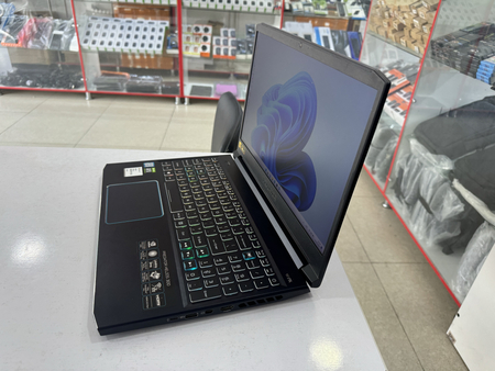 Acer predator metal corpus core i7 rtx 2060 videokarta 16/512 ssd