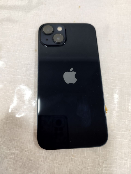 iPhone 13 .89% ideal