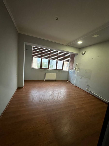 3 xonali kvartira tez va arzon sotiladi
