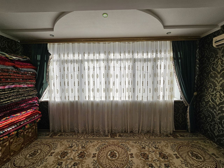 4 xonali 130m² +30m² podval
Ko‘plab jihozlari qoladi.
4 qava