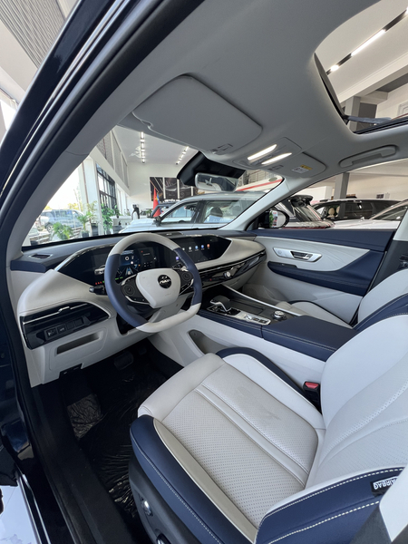 Dongfeng Aeolus Huge