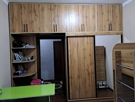 Qarshi shahrida davlat xizmatlari yonidagi domda kv bot 2 xona