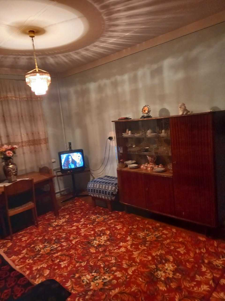 Қарши шахар Анзур аптека ёнида 2х дом.  Олдин оилавий ётоқхона бўлган.