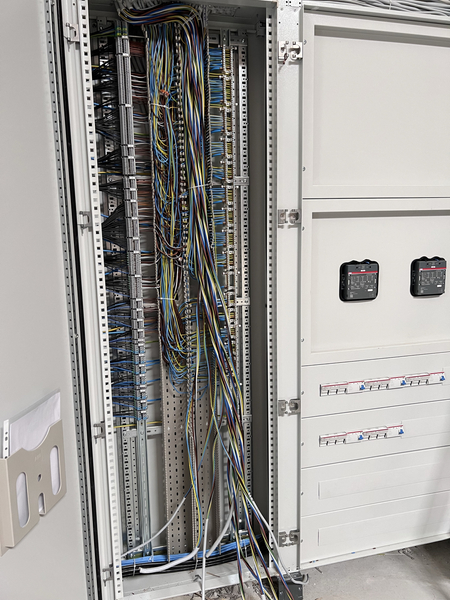 Elektrik. Xizmatlari