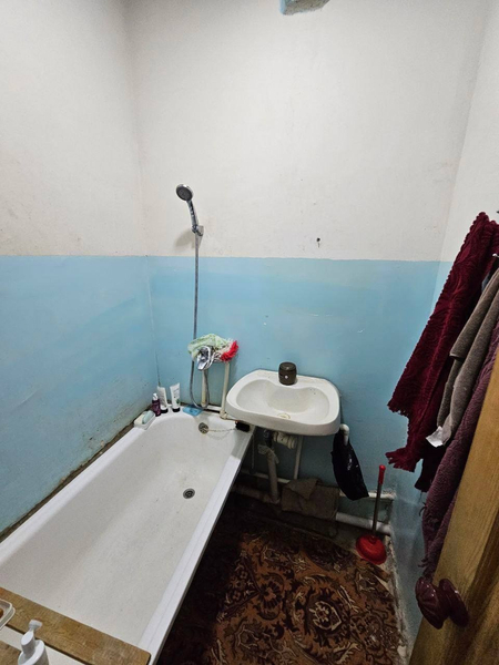 3 xonali 85m² 3-qavat.
4 qavatli panelniy dom.
Manzil : Sharq_1 (Dolch