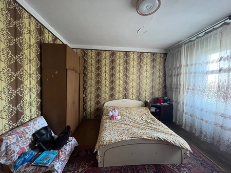 Продаю Квартиру Алмазарский р-он Карасарай 4-ком 3-этаж 9-этажном Доме
