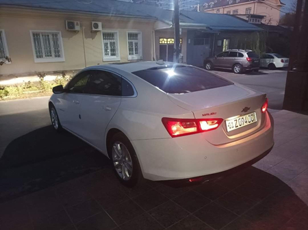 Shevralet malibu sotiladi