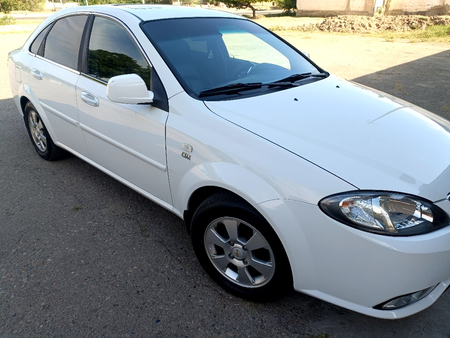 Срочна сотилади ласетти 1.6 автомат