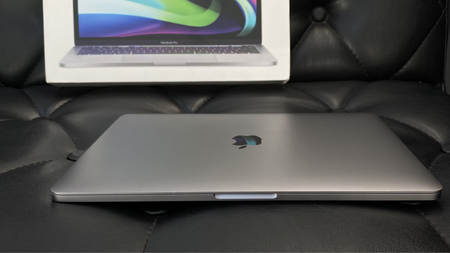 Apple MacBook Pro M2 8/256GB 2020 года в идеальном состоянии