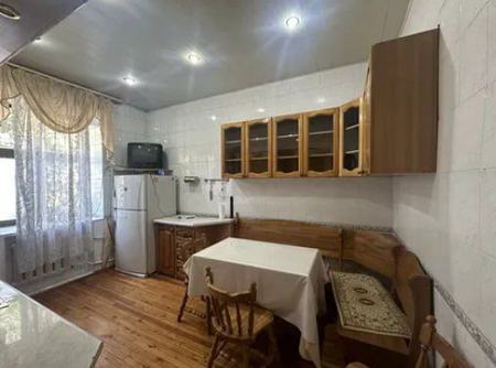 Квартира на Ракат 2/2/4 общ пл 60м  Высокопотолочная