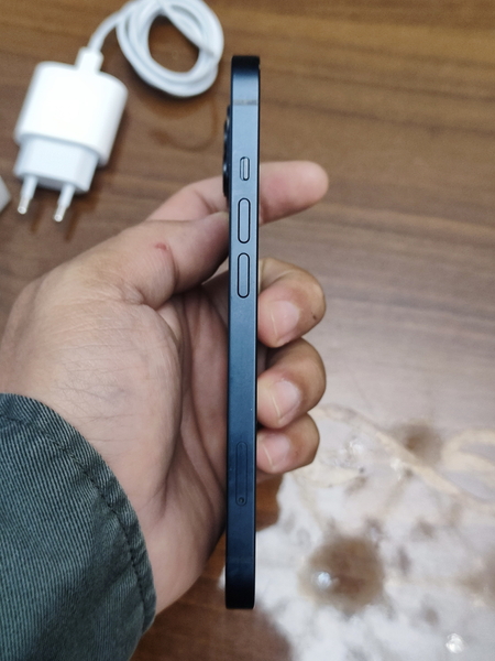 продам свой iPhone 13 , 128gb , польный комлект , не вскрытий