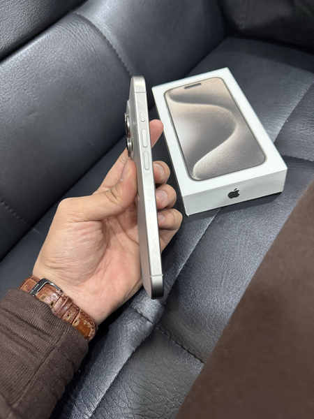 Iphone 15 pro 128 esim