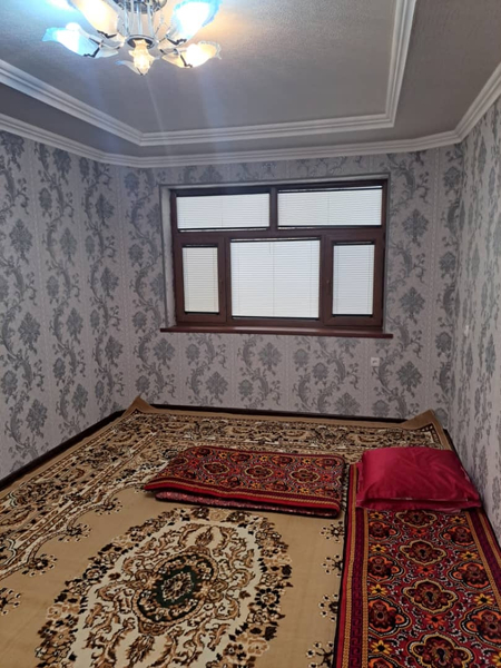 Продам 1х комнатное квартира в центре Газалкента