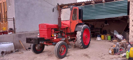 Traktor T28 radnoy