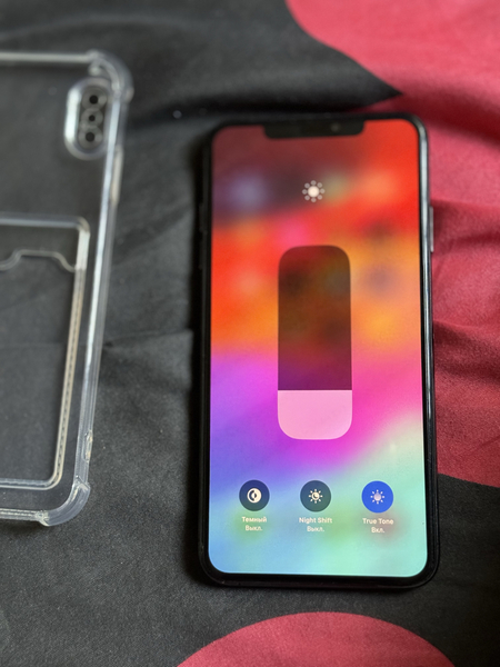 Продаю iphone XS MAX 256 Gb состояния идельное