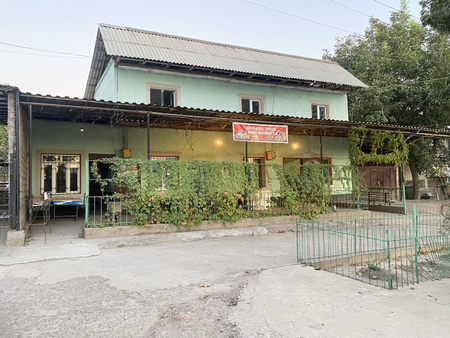Srochna Choyxona Sotiladi!