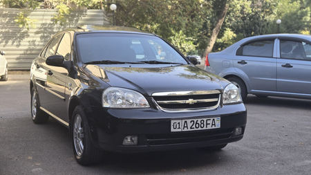 Продаётся Лассети 2010 года выпуска, цвет чёрный, 3- позиция , коробка