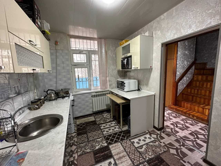 Продаётся квартира 4 комнатная на улице Бабура. 159219