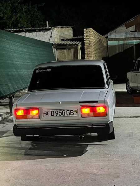 Vaz 2107 sotiladi